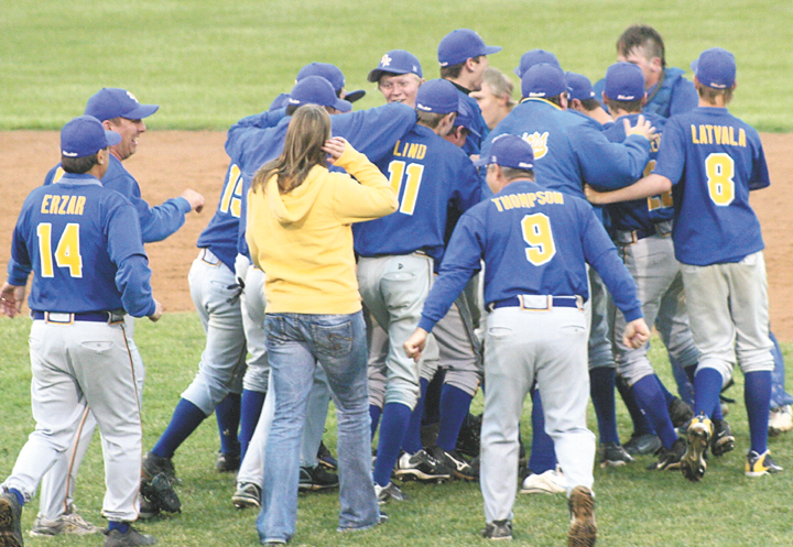 Warriors win first Section 7A title | Sports | grandrapidsmn.com