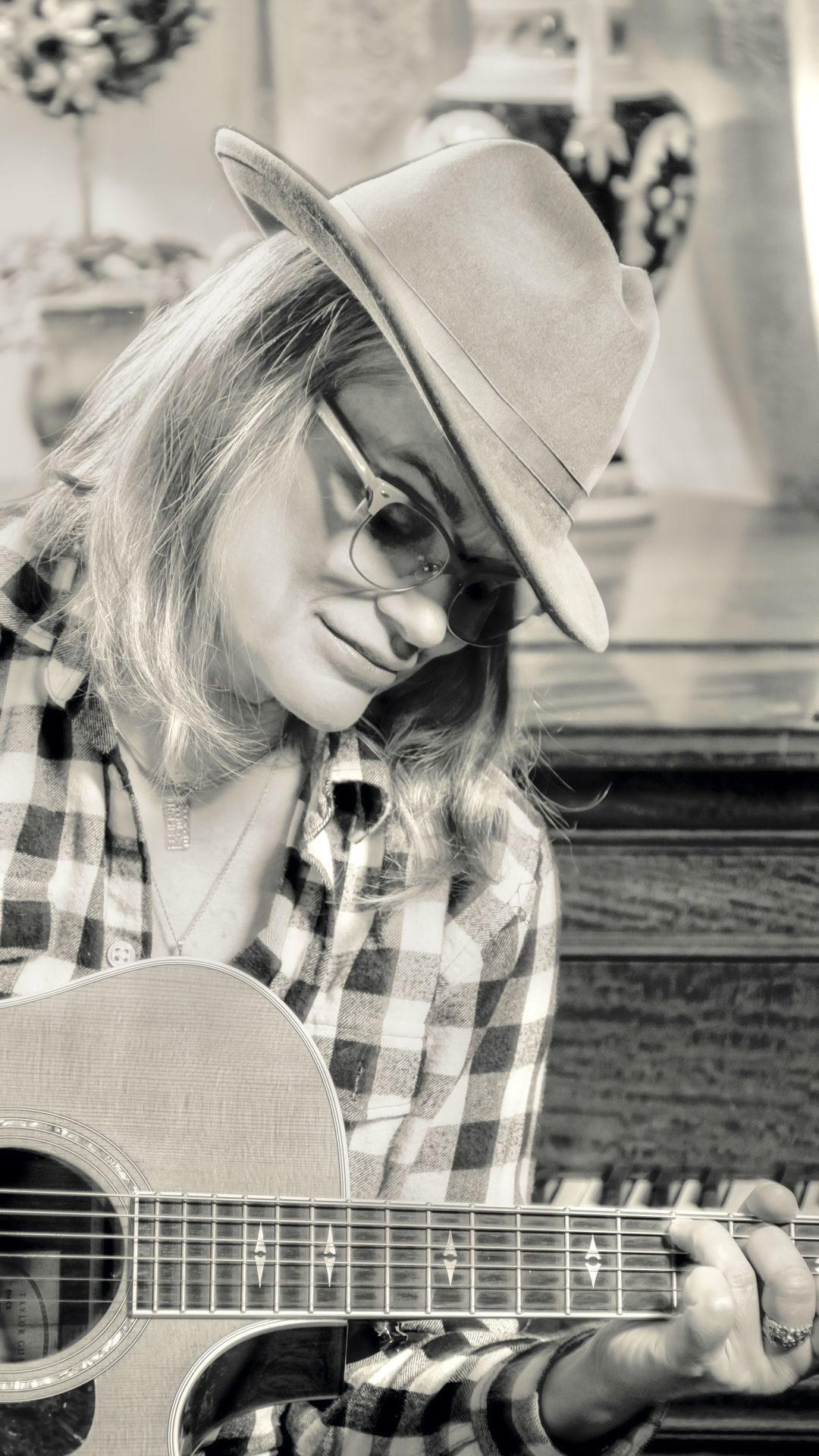 Robinette, Lawson To Play Lyrics On The Lawn | Living | greenevillesun.com