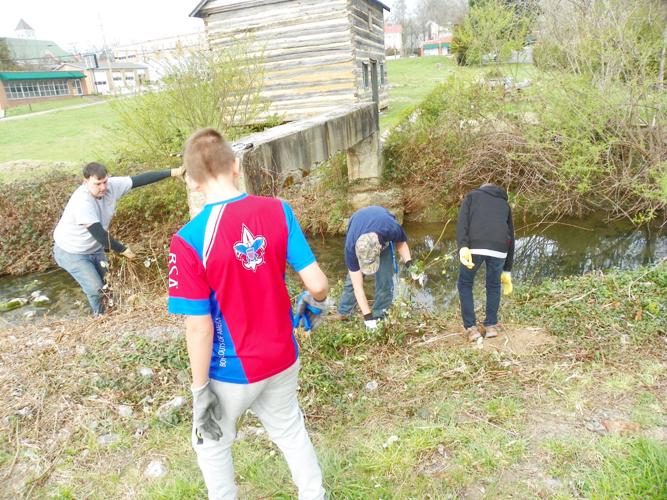 Scouts Help Clean Up 2 Creeks | Local News | greenevillesun.com