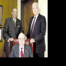 TBI Director Mark Gwyn Visits Here With Sun Publisher Jones | News ...