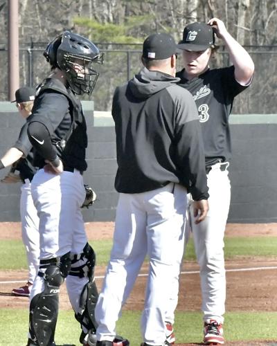 D-B Indians Deal Devils First Loss | Sports | greenevillesun.com