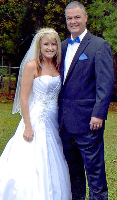 Leslie McCullough Weds Eric D. Scott Oct. 10 | Living | greenevillesun.com