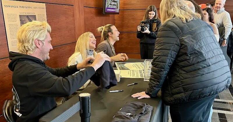 The Band Perry Sign Autographs, Sell Merchandise For Flood Relief ...