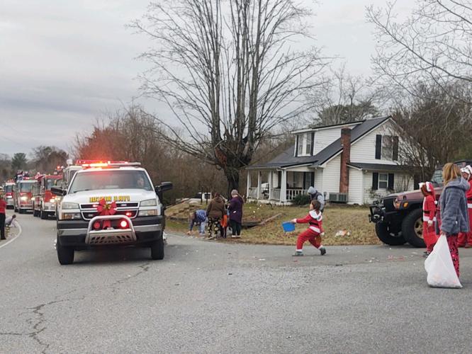 Christmas Characters Parade Through Mohawk | Local News ...