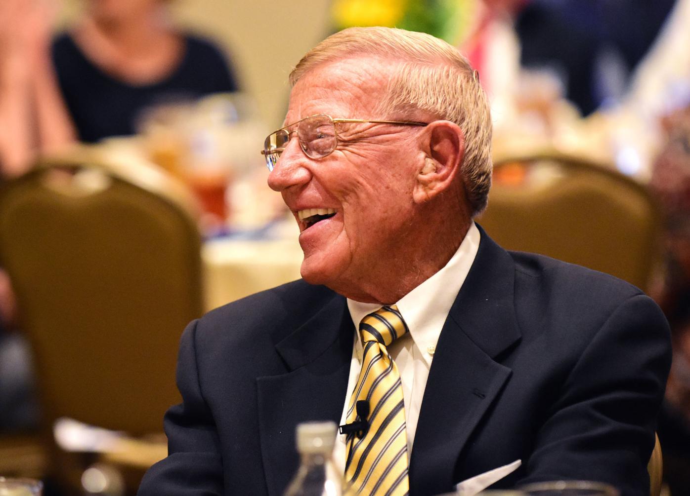Coach Lou Holtz Delivers Message Of Hope At Facility Fundraiser | Local ...