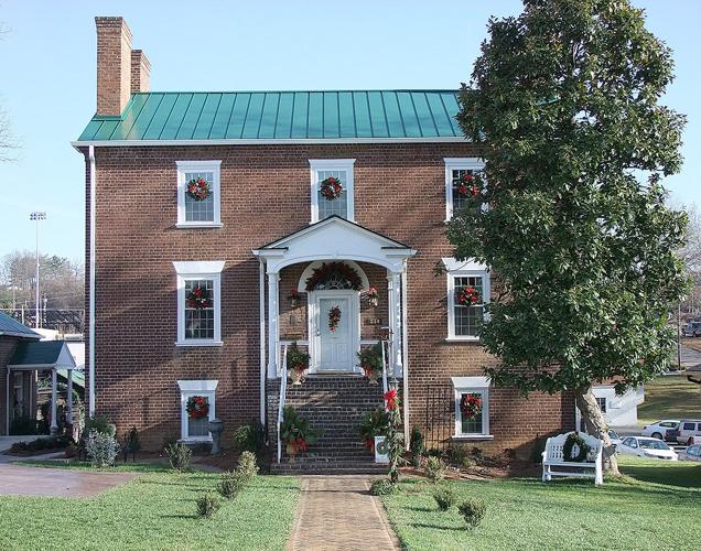 Andrew Johnson Club Home Tour | ACCENT | greenevillesun.com