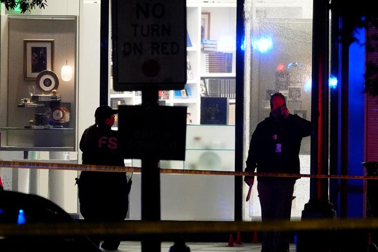 Suspect dead after opening fire near White House security checkpoint ...