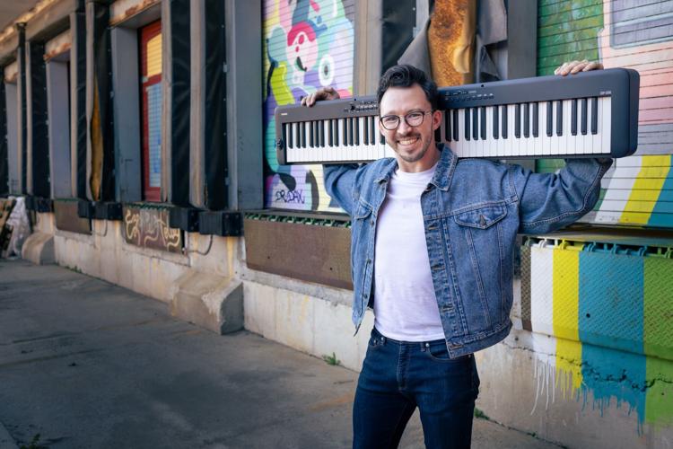 Ian Benjamin Bringing Piano Bar Experience To Capitol With 'Grandstand ...