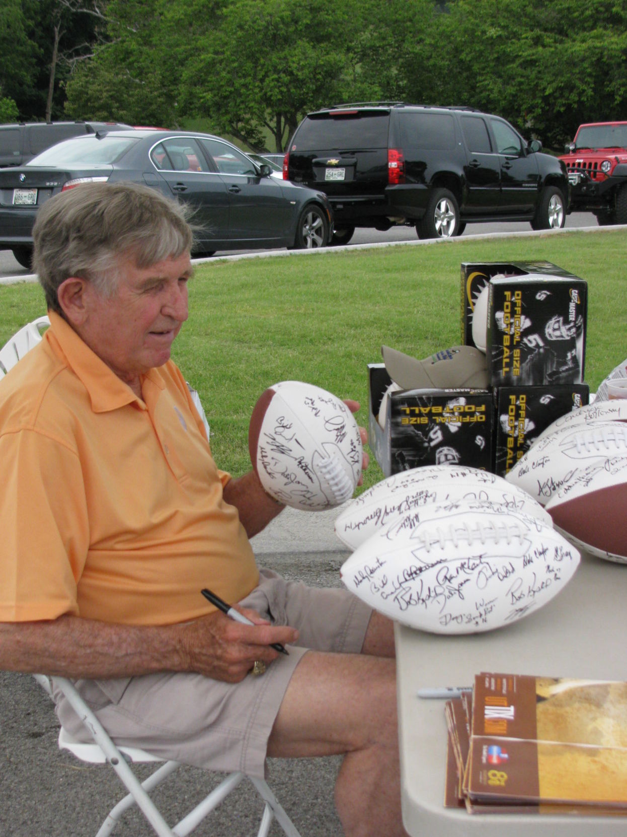 Recalling Career Of Legendary Vols Football Coach Johnny Majors ...