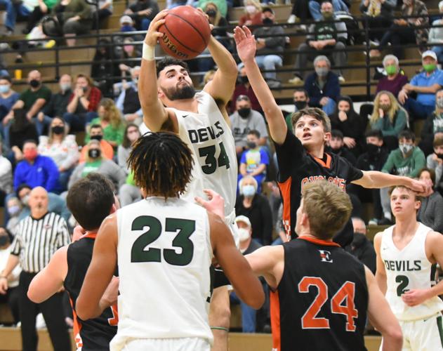 Devils Clamp Down On Cyclones, Advance | Sports | greenevillesun.com