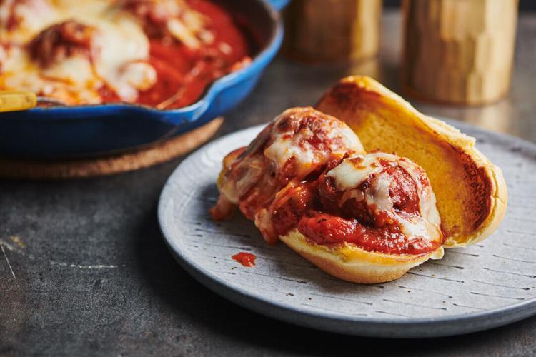 A Cheese Lover's Cheat Sheet To Picking The Right Mozzarella For Every ...