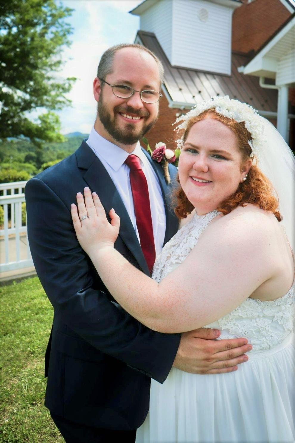 Tracy Lynn Painter Weds Lucas Andrew Tipton | Lifestyles Weddings ...