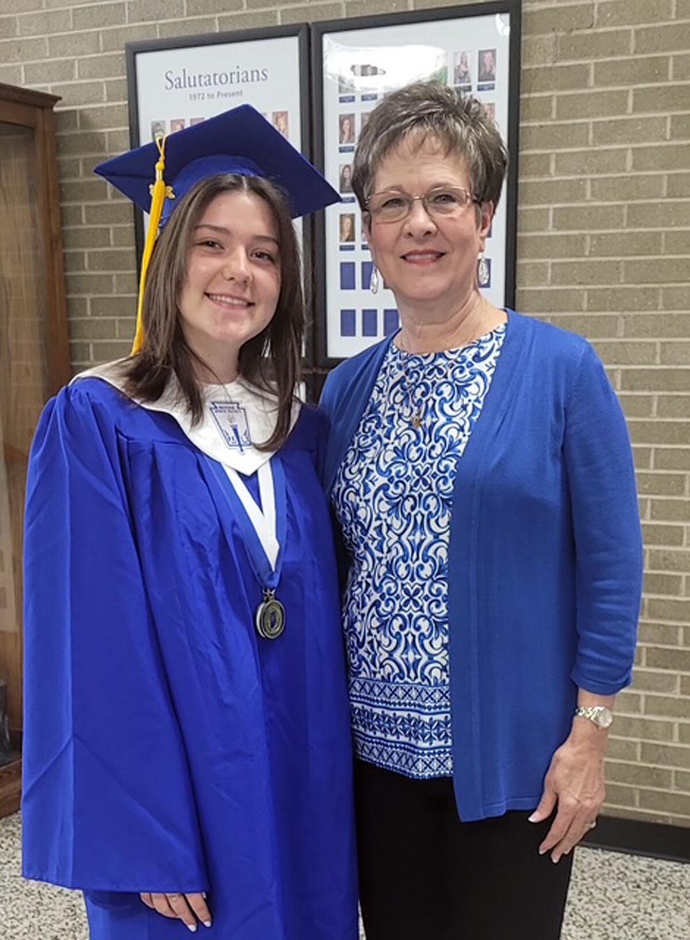 Student receives Governor’s Work Ethic Scholarship from DCUF | Local ...