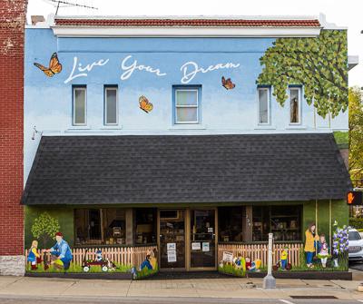 Front of mural shows past and future | Lifestyles | greensburgdailynews.com