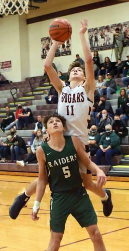 Banged up Cougars manage weekend split | Local Sports ...