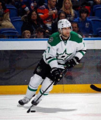 Peverley retires as player to join Stars in player development