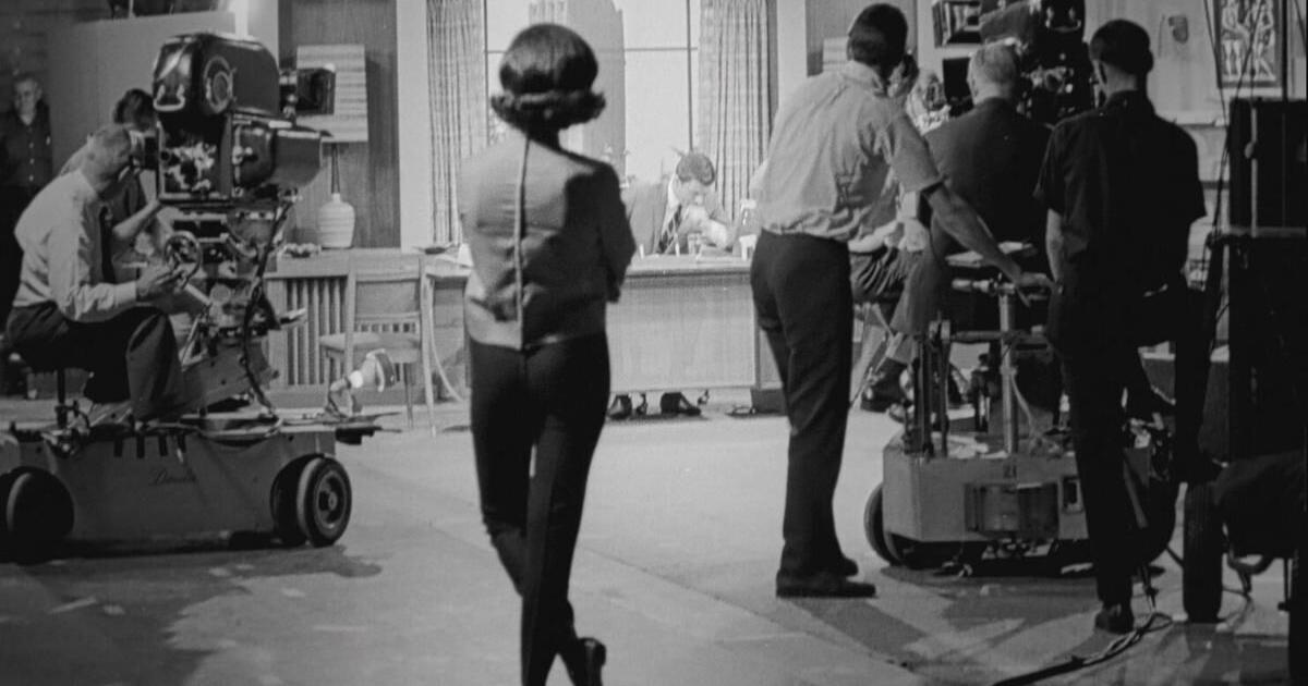 Call it the Mary Tyler Moore effect. A new doc shows how she moved us ...