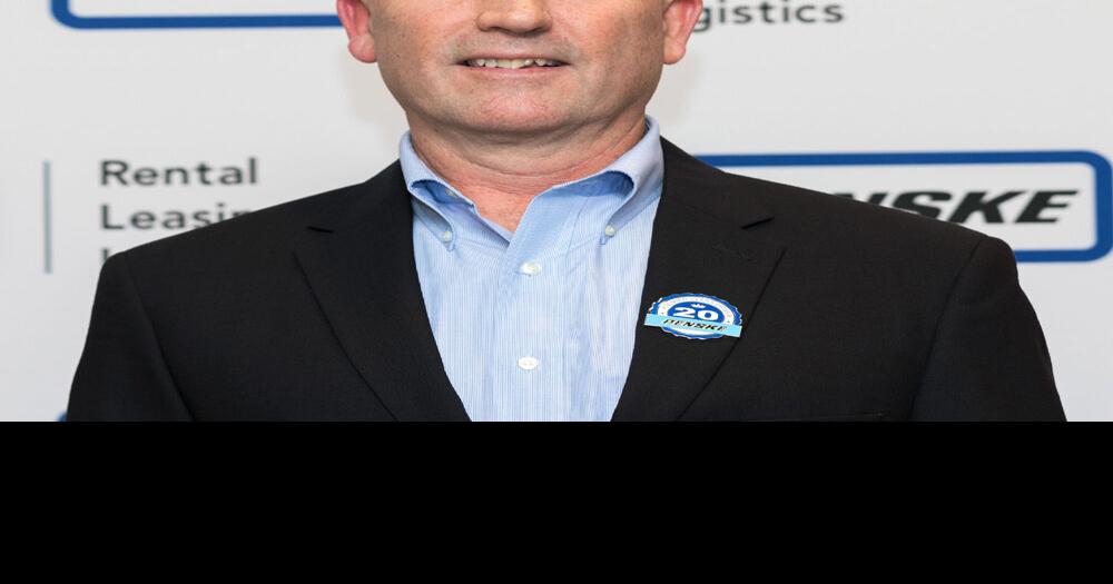 Guelph truck driver honoured for 20-year accident-free driving record