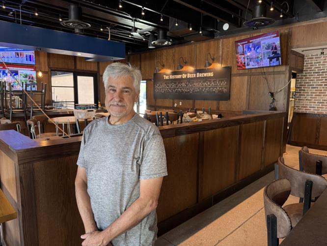 Chuck Lager Unveils Menu by Celebrity Chef Fabio Viviani | Hospitality ...