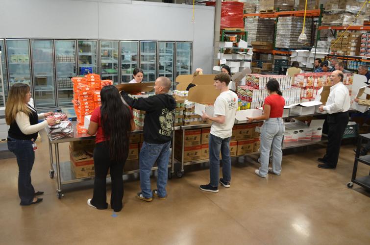 Sahuarita Food Bank preps for Thanksgiving with big donation | Local ...
