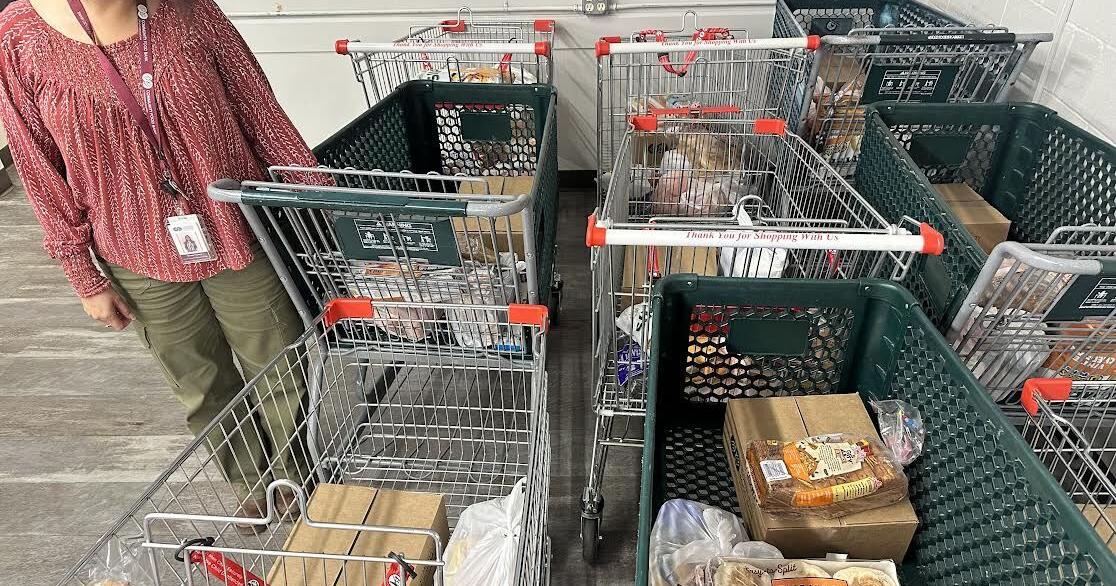 Economy drives need at GV food bank | Local News | gvnews.com