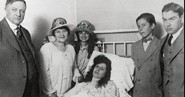 Meandering the Mesquite: Aimee Semple McPherson: She dominated the ...