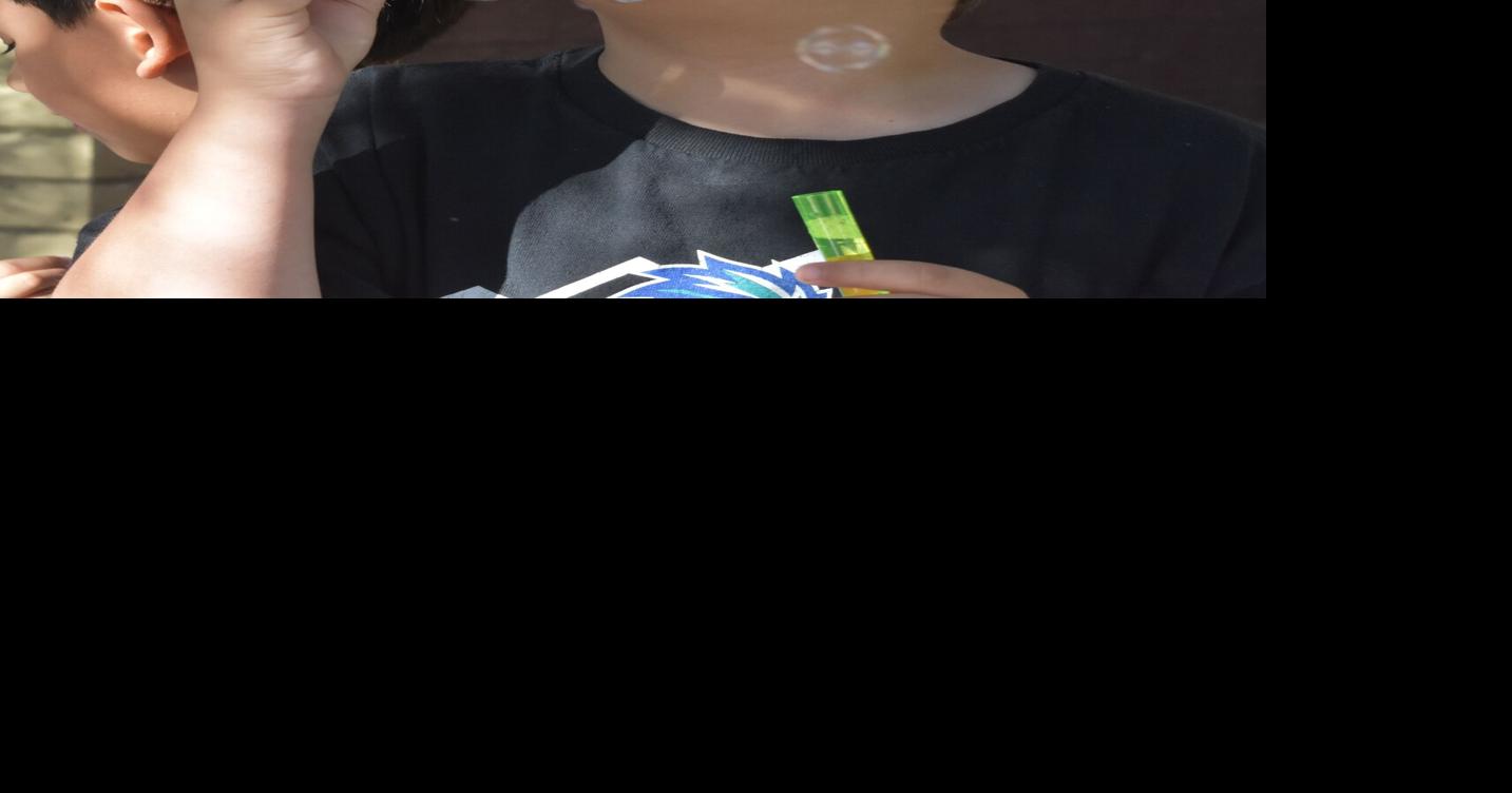 VIDEO/PHOTOS: Bubbles spread message of autism awareness | Local News ...