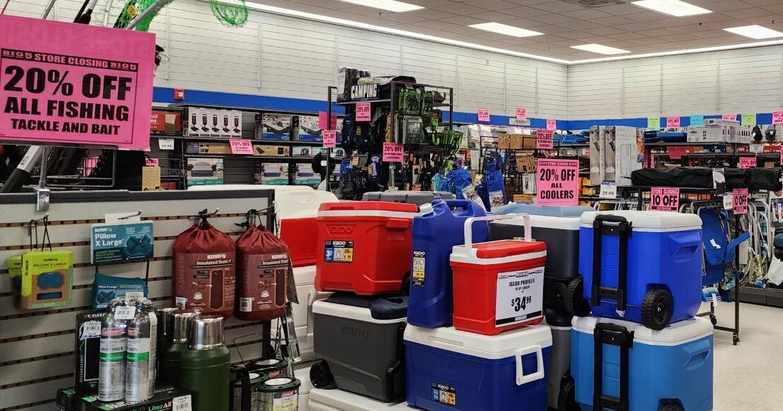 Town doesn't see long-term impacts as store closures leave vacant ...