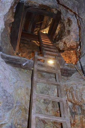 DIGGING IN: UA students learning in their own mine | News | gvnews.com