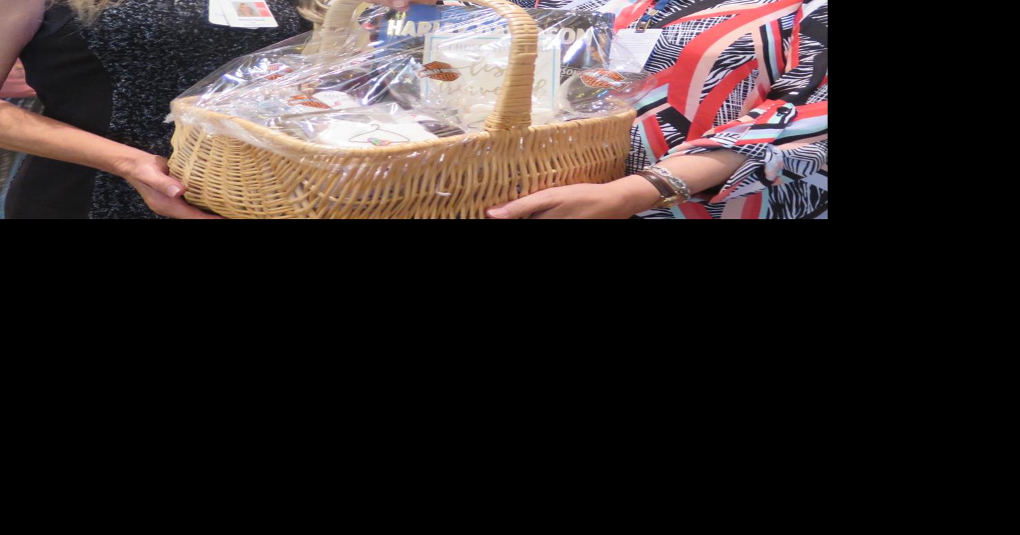 Fashionable fundraising! | Get Out | gvnews.com