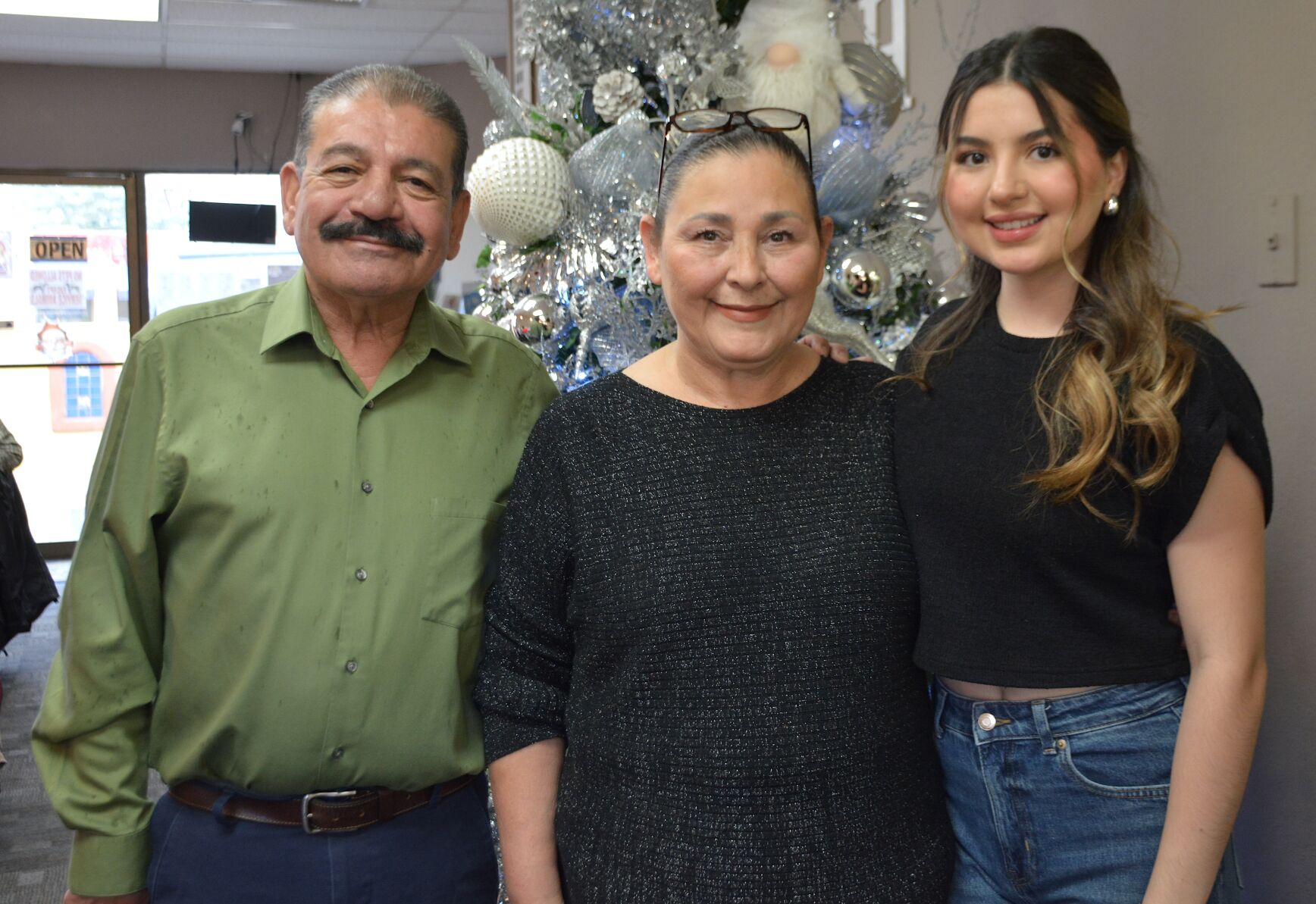 Restaurant owners spread joy, fellowship | Gallery | gvnews.com