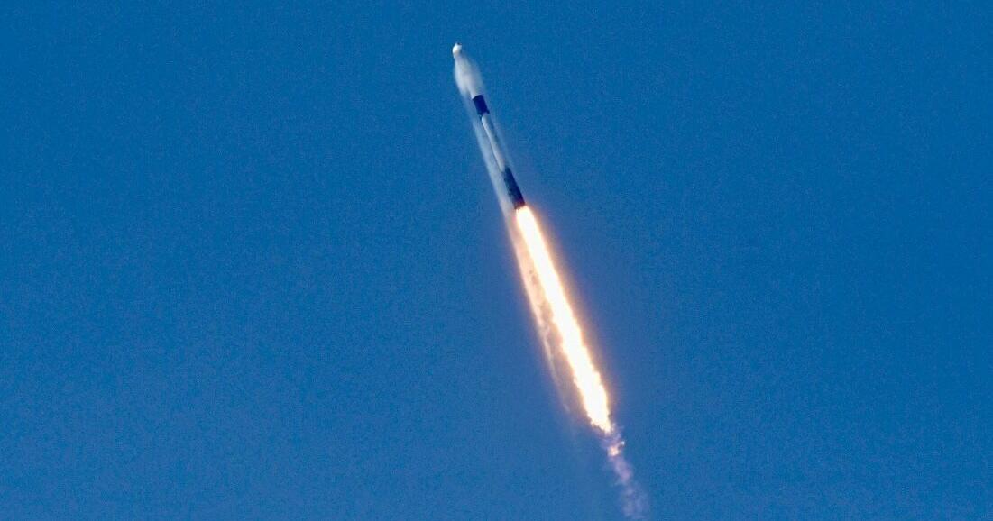SpaceX Falcon 9 launches into clear skies Friday morning | Local News ...