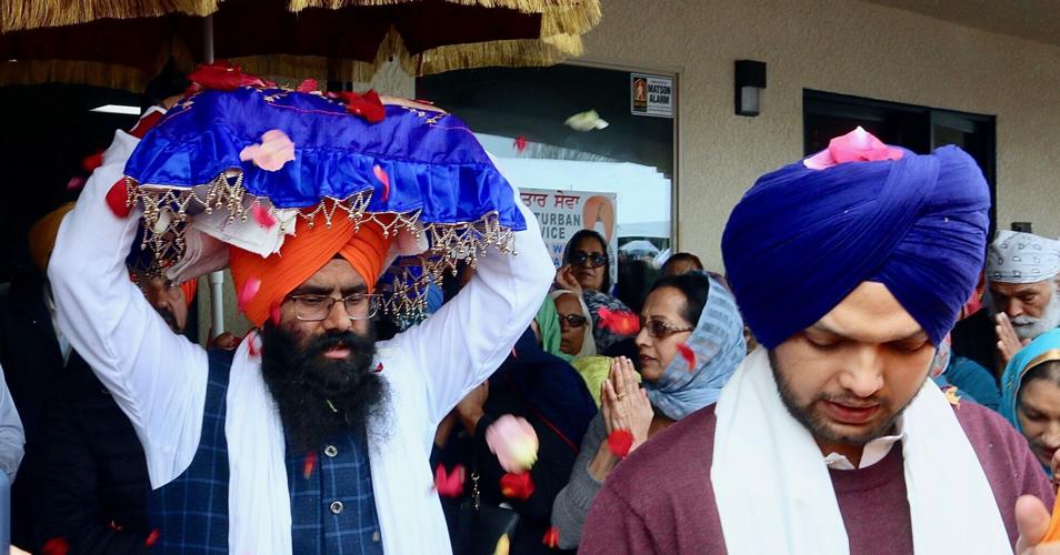 Thousands brave the rain for annual Sikh parade | Lifestyles ...