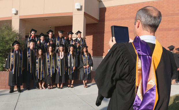 West Hills College Lemoore graduation | Gallery | hanfordsentinel.com