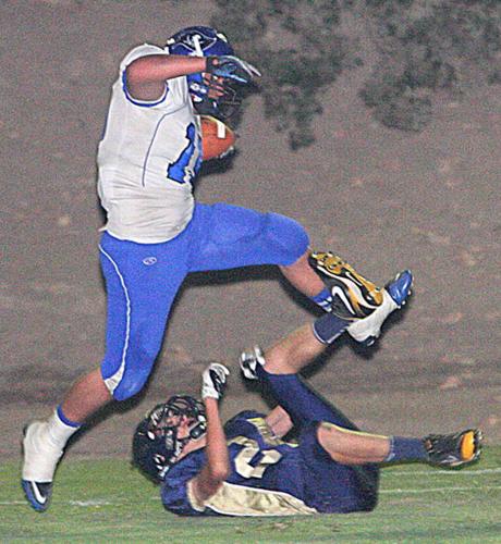 Laton vs Avenal Football | Gallery | hanfordsentinel.com