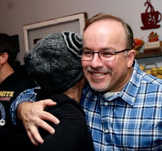 Paden, Martinez, Kairis lead Hanford City Council race in early returns ...