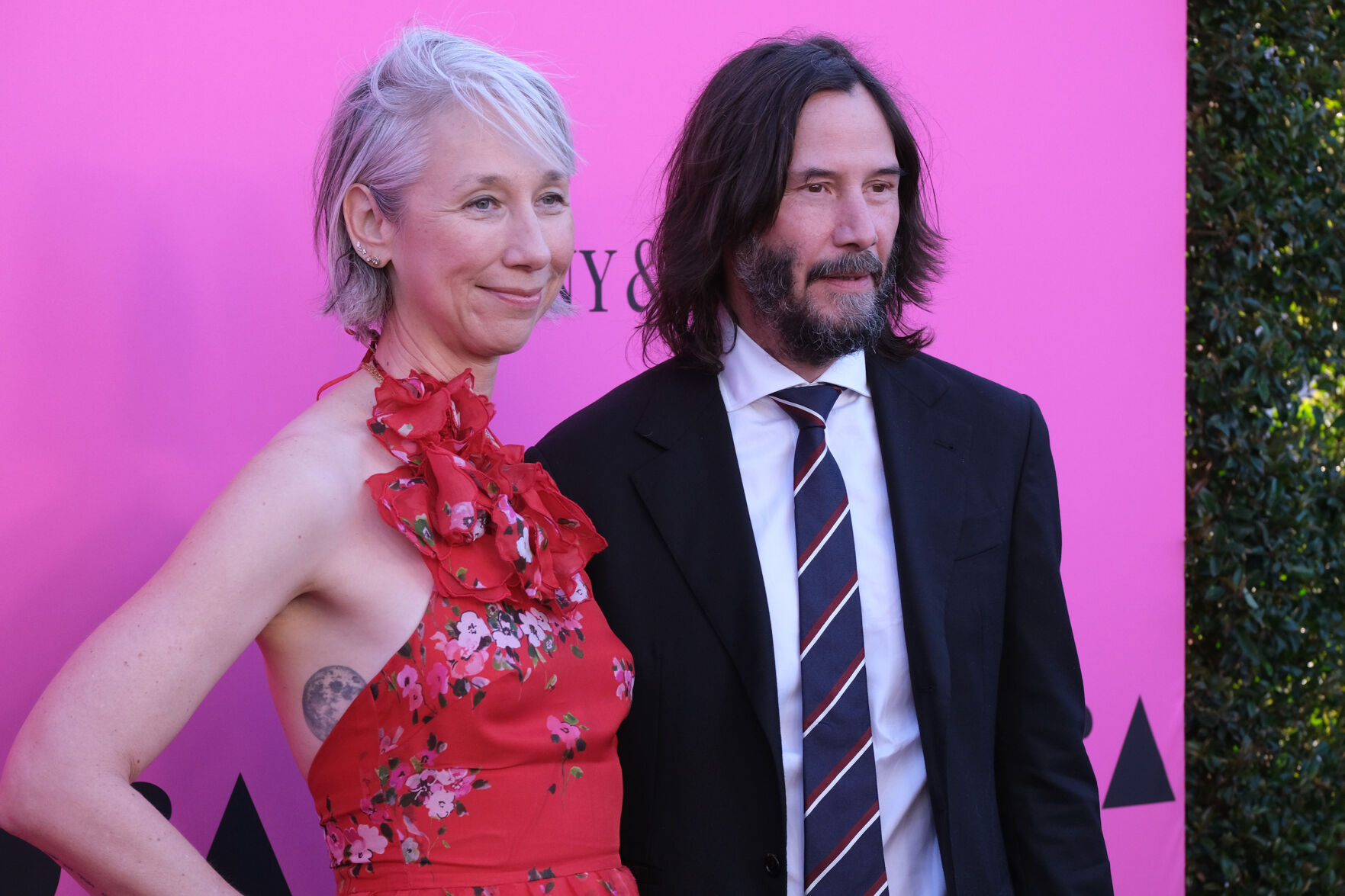No, Keanu Reeves isn't a married man. Take it from his 'wife ...