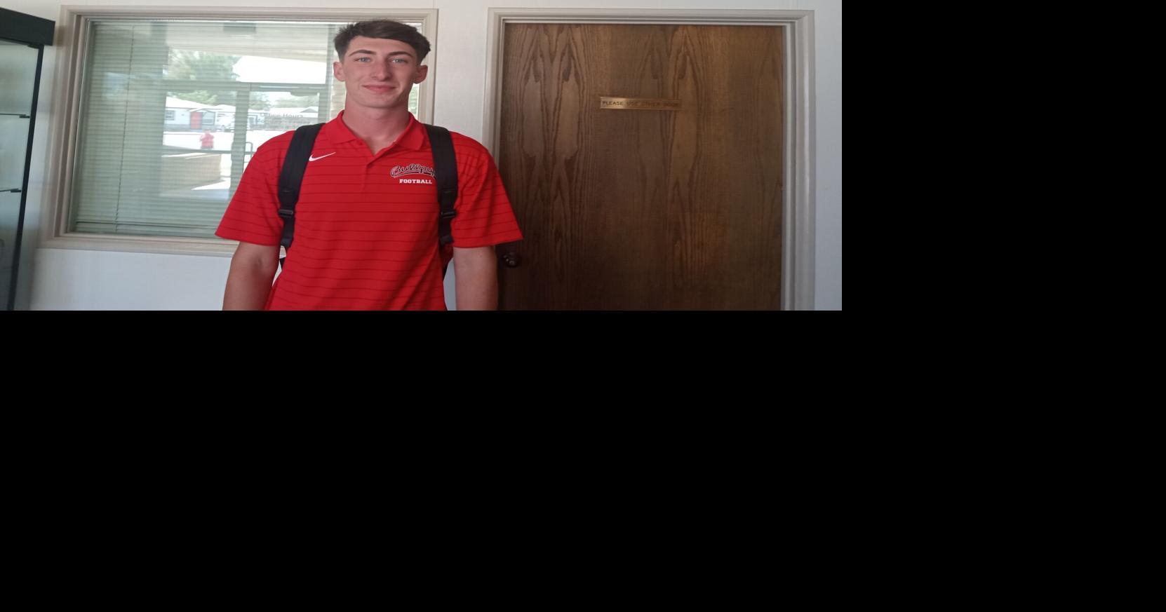 Hanford Bullpups first day of school sees two seniors look to the ...