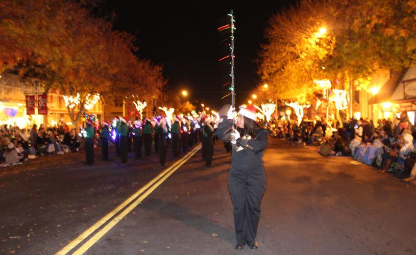 Santa Lucia parade: Light procession recalls martyr’s shining example ...