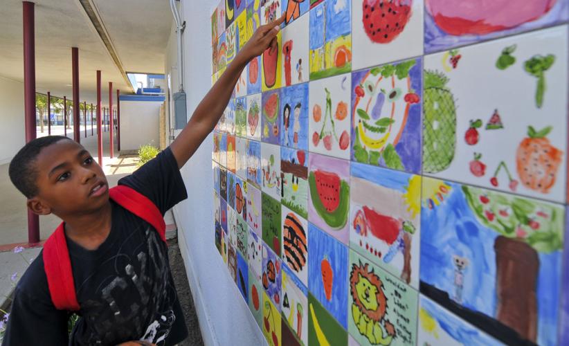 Students create health-themed mural | Local News | hanfordsentinel.com