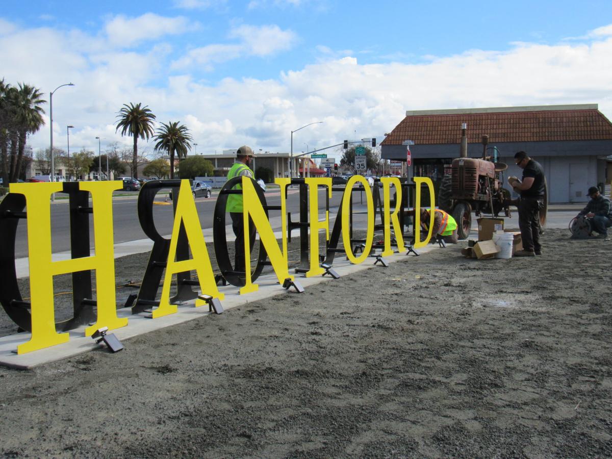 Hanford sign installed | Local | hanfordsentinel.com