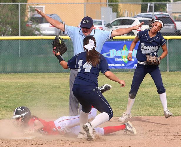 Hanford Redwood softball | Gallery | hanfordsentinel.com