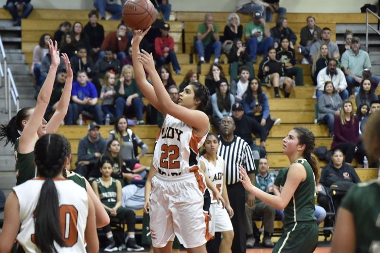 Sports roundup: Selma girls, boys dominate at Valley tournaments ...