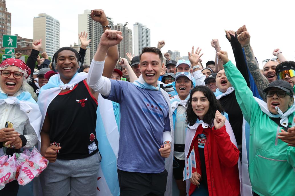 Guinness record-holder completes run of every Chicago street in flag ...