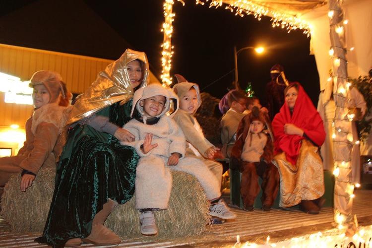 Santa Lucia parade: Light procession recalls martyr’s shining example ...