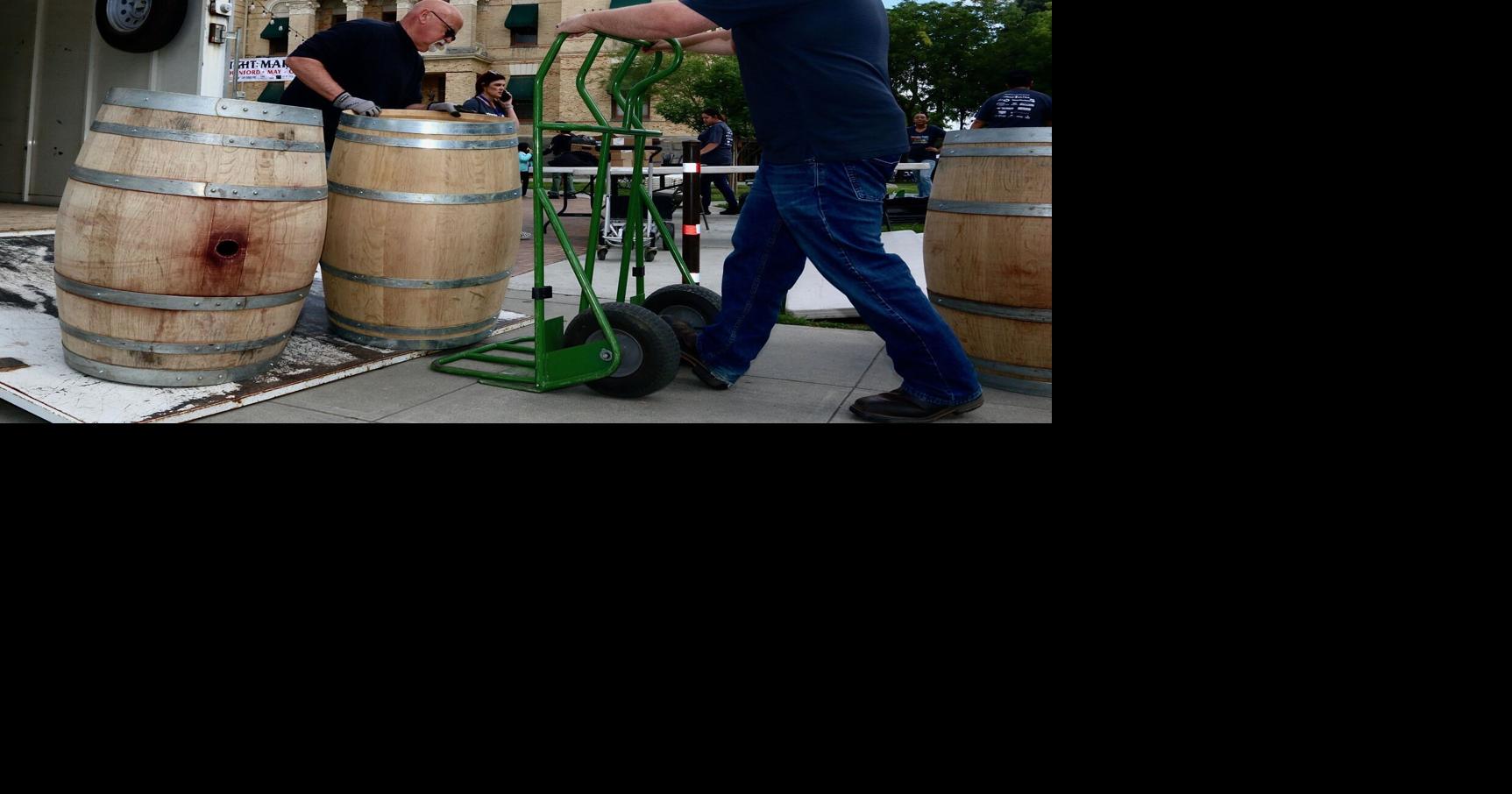 Vendors gather as Thursday Night Market Place kicks off in Hanford ...