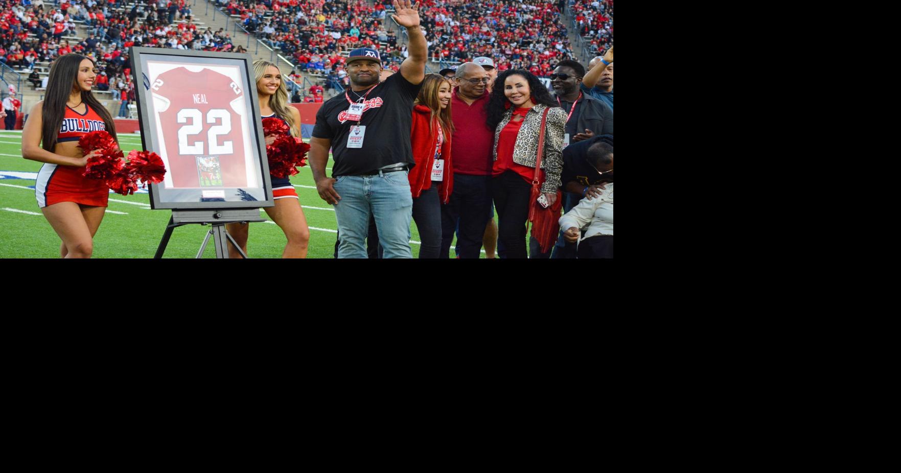 Lemoore native, Fresno State star Lorenzo Neal has jersey retired by ...