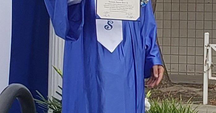 Hanford West hosts graduation ceremony | Local News | hanfordsentinel.com