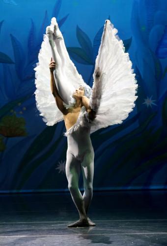 Central Valley ballet students join production of holiday classic ...