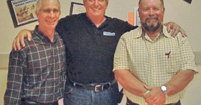 Melco Homecoming Dance goes retro | Events | hanfordsentinel.com